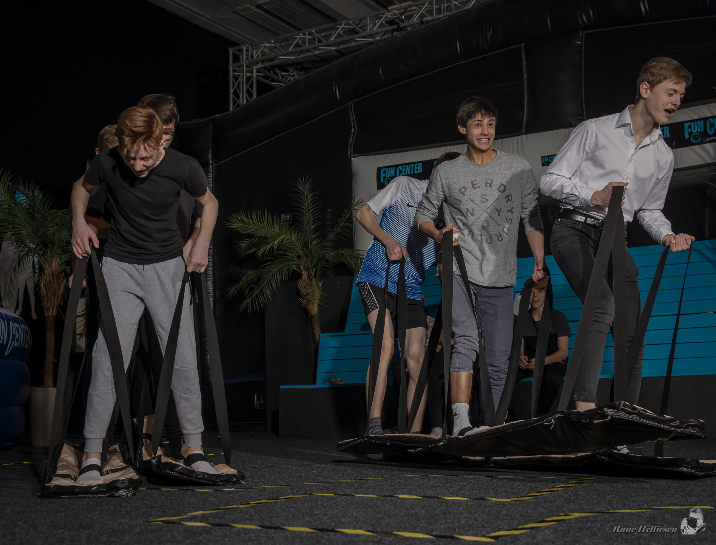 Big Feet Race - Fun Center